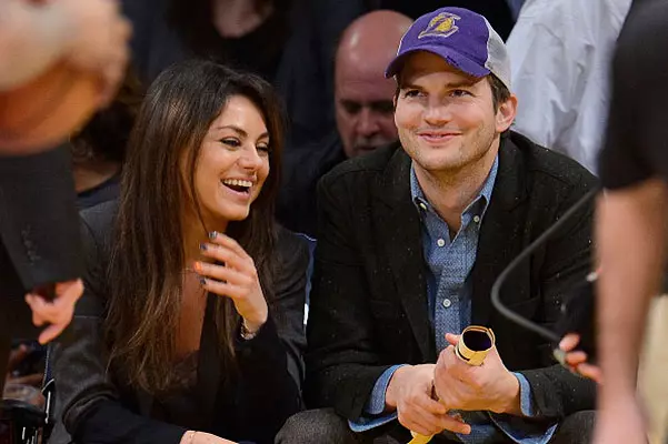 Mila Kenis iyo Ashton Kutcher ayaa dacweeyay Daily Mail sababtoo ah sawirada gabadhiisa