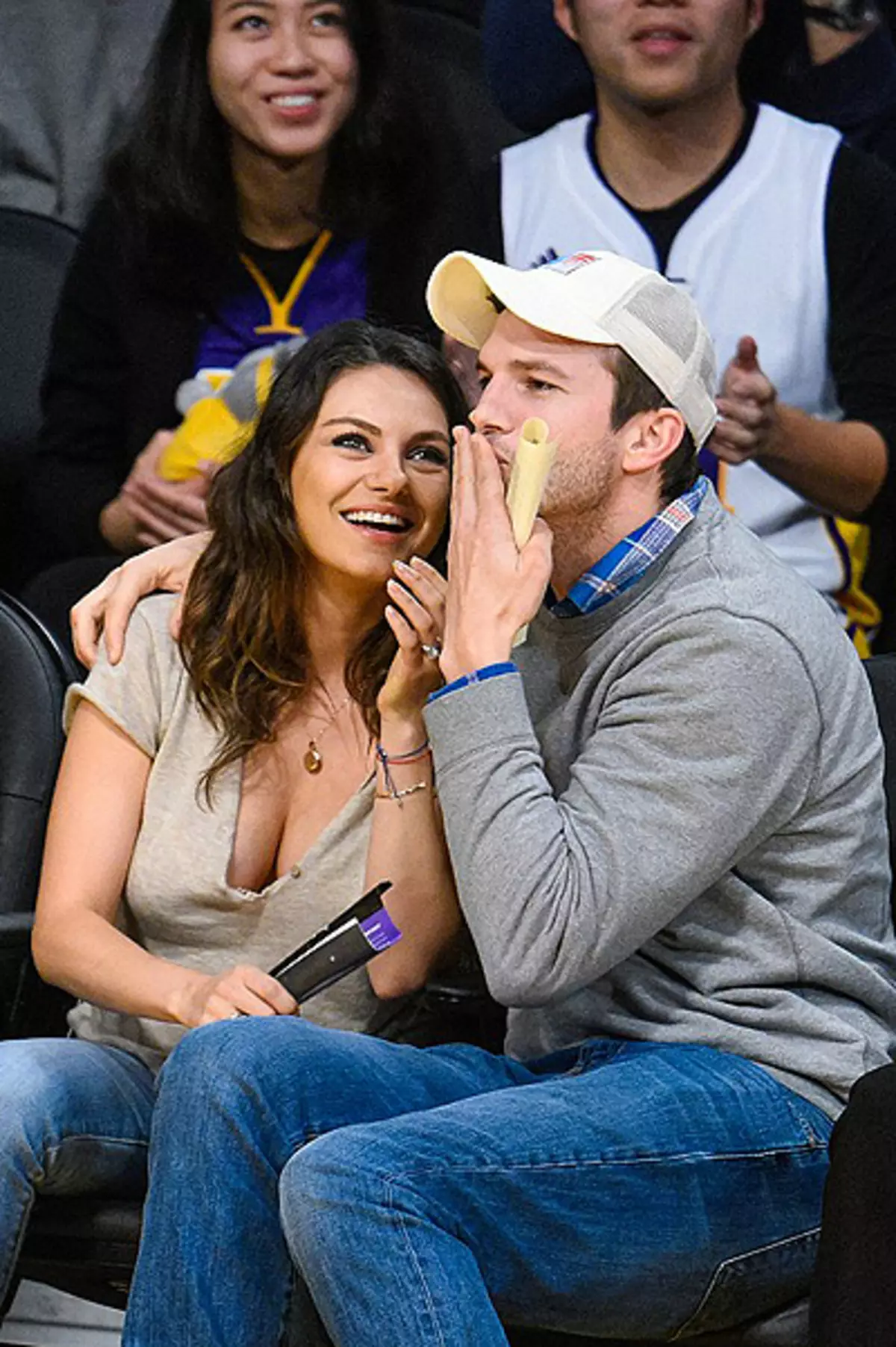 Ashton Kutcher og Mílu Kunis