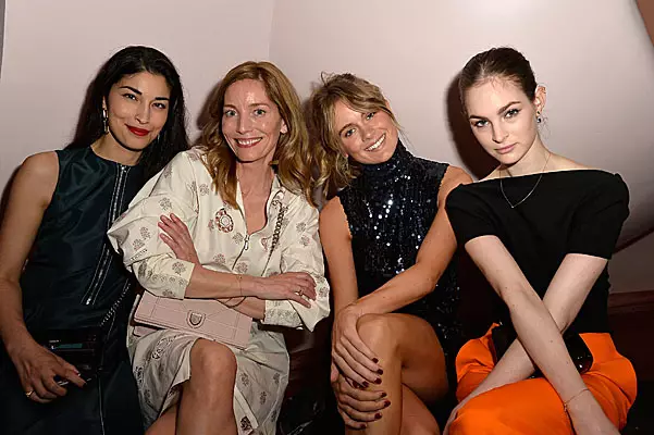 Caroline Issa, Lucy de la Fales, Crasress Bonas et Laura Lav