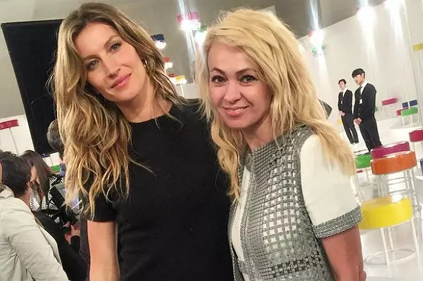 Giselle Bundchen, Yana Rudkovskaya dhe yje të tjerë në Chanel Show në Seul