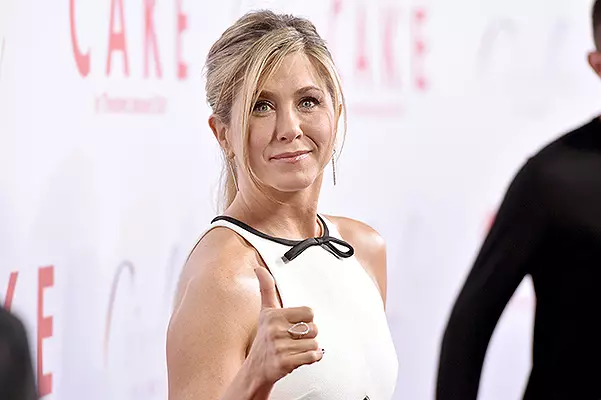 Limang olahraga sajrone limang menit dina: Jennifer Aniston babagan rahasia harmoni