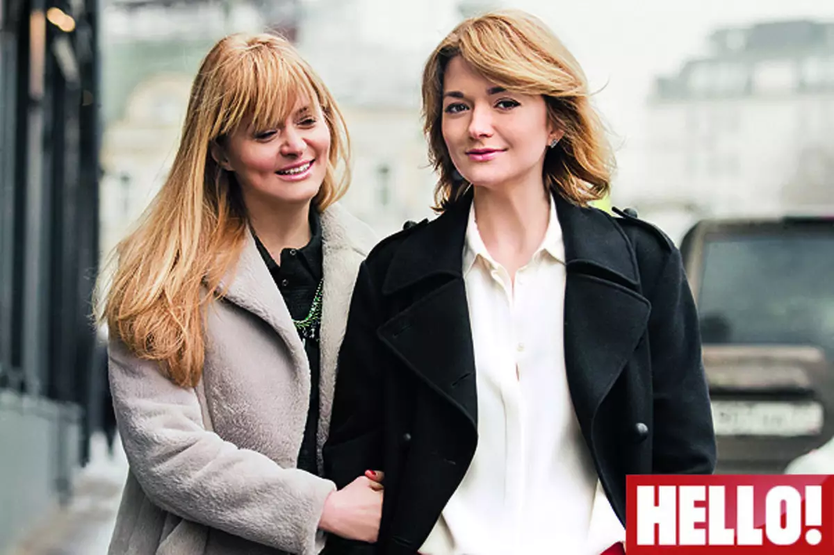 Nadezhda en Anna Mikhalkov in die tydskrif Hello!