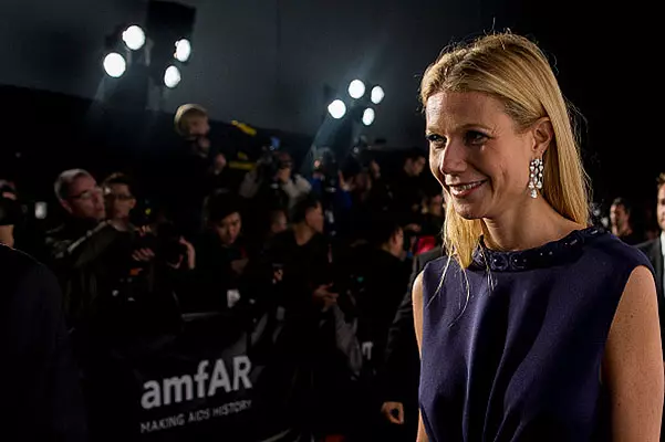 Gwyneth Paltrow pie Amfar Gala Vakariņas Honkongā