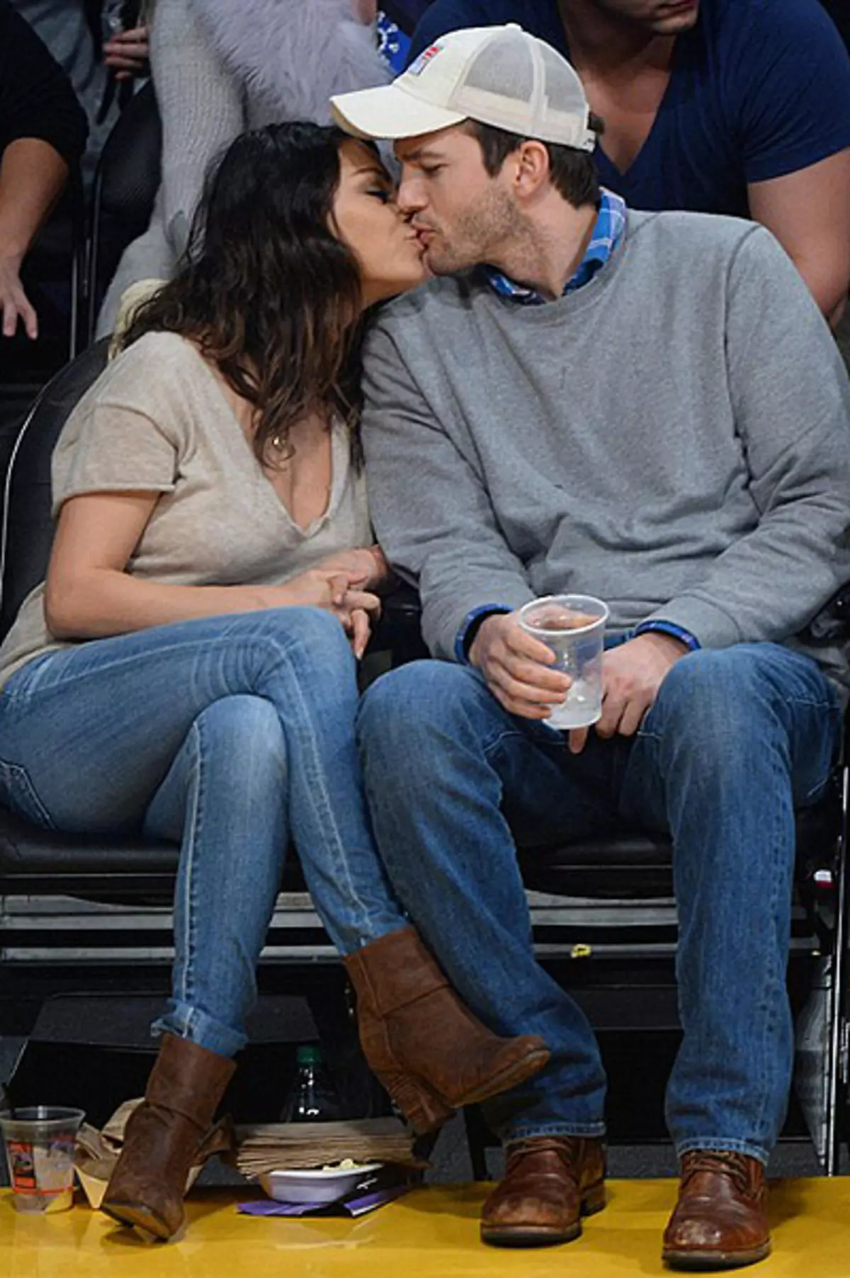 Mila Kunis û Ashton Kutcher