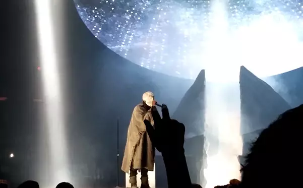 Kanye West durante un concerto a Madison Square Garden