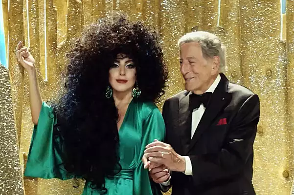 Kalėdų džiazas: Lady Gaga ir Tony Bennett reklamos šventinėje kolekcijoje