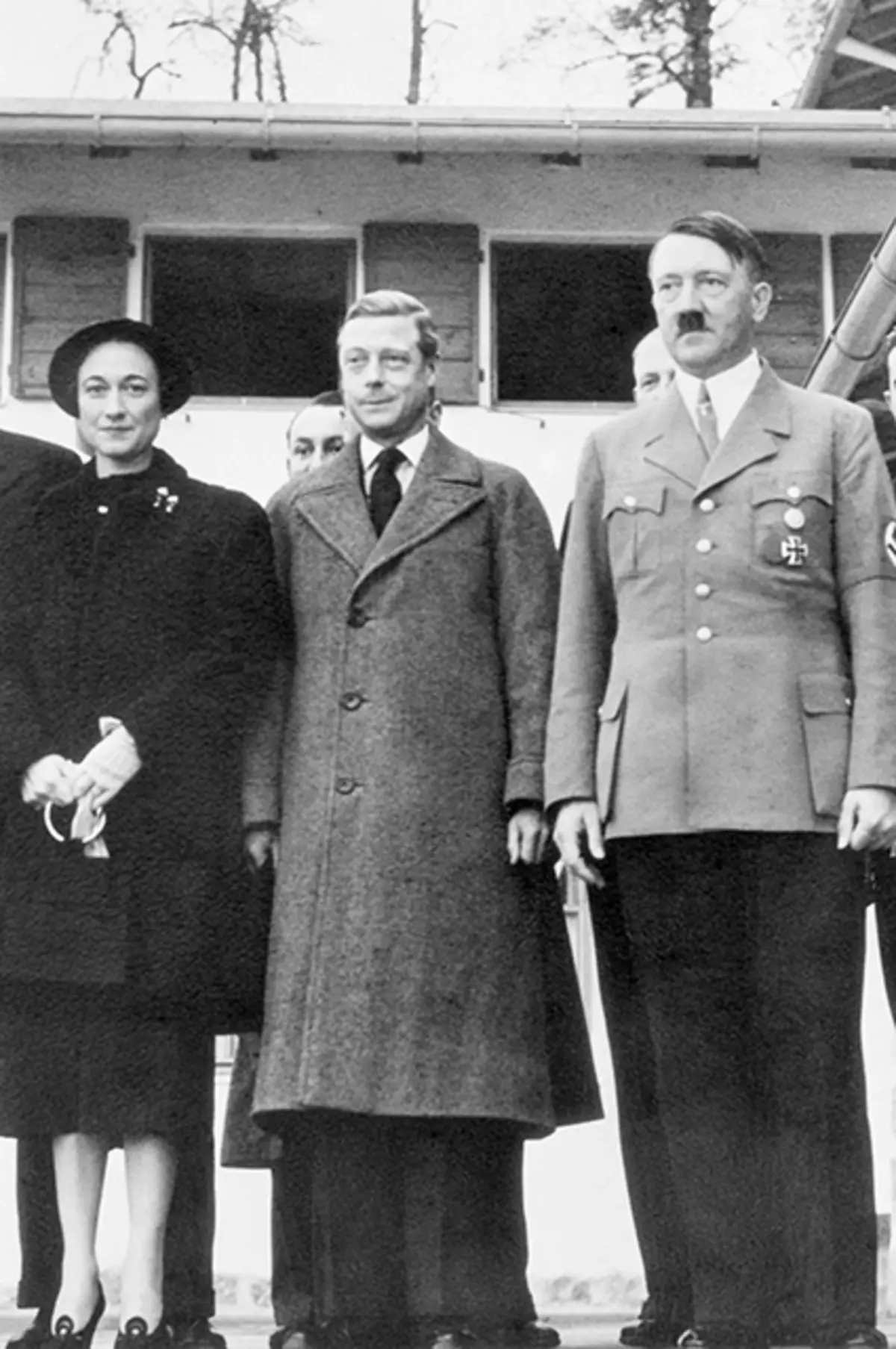 Wallis Simpson və Eduard VIII, iqamətgahında Adolon Hitler ilə