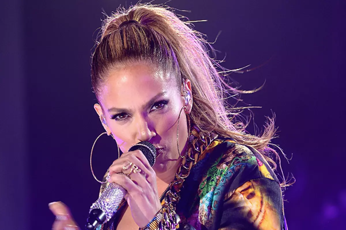 Teny Super Tone: Jennifer Lopez ao amin'ny Show Show