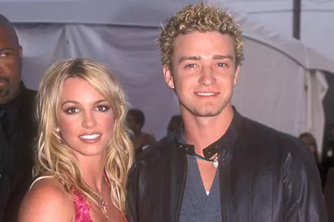 Justin Timberlake, Boyfriend Sam Asgari en Star kollega's stipe Britney Spears nei har optredens yn 'e rjochtbank