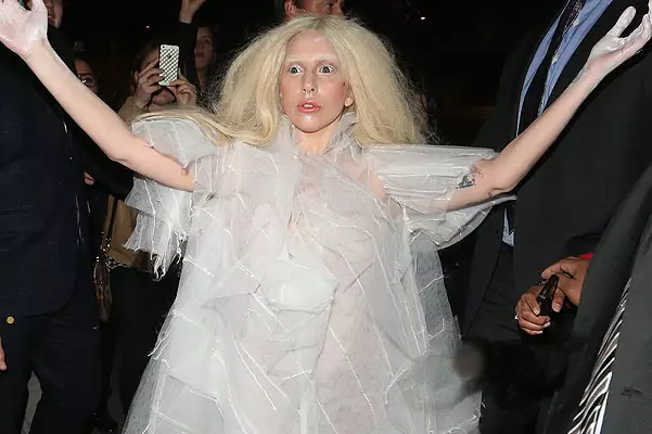 Lady Gaga va volar a Londres