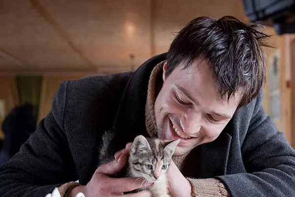 Danila Kozlovsky在拍攝絲帶上