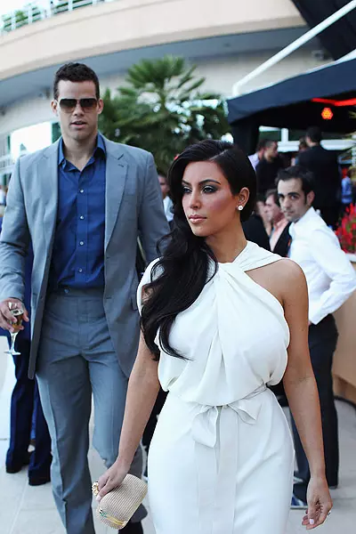 Hivatalosan ingyenes: Kim Kardashian elvált Chris Humfree 310294_4