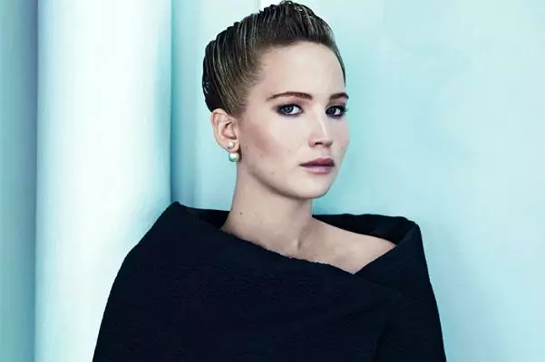 Fransız Ell üçün Jennifer Lawrence