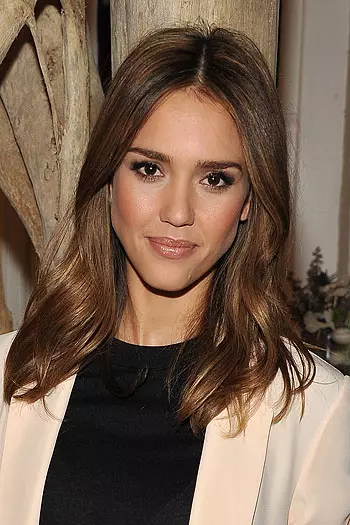 A Jessica Alba amakhazikitsa ntchito yachifundo 319611_4