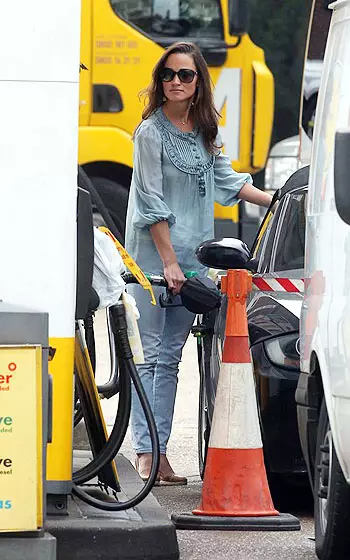 Celebrity Street Style: Pippa Middleton - Chelsea Girl 326729_6