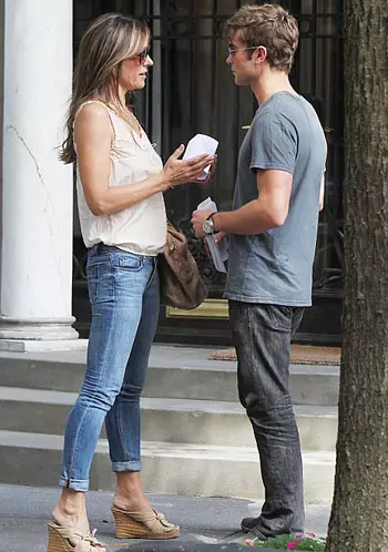 Flirt Elizabeth Herley and Chaise Crawford on the set 