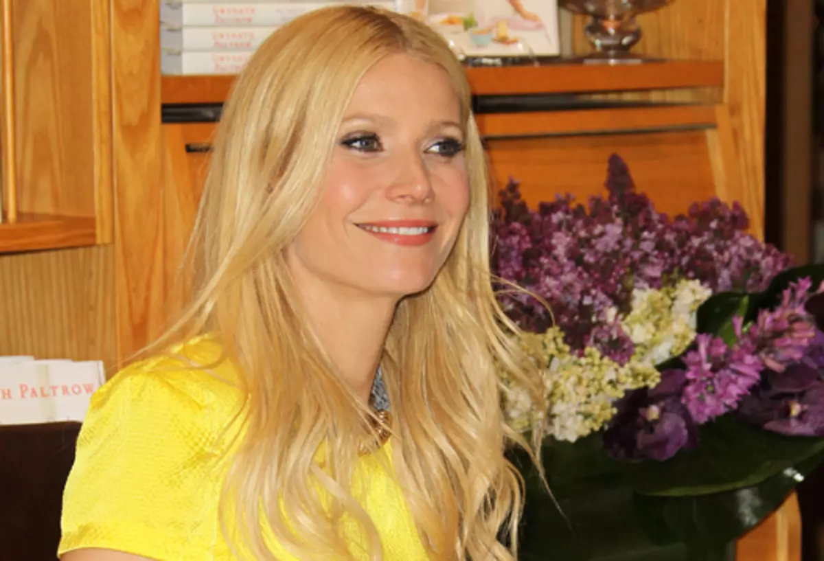 قدم Gwyneth Paltrow كتابها في لوس أنجلوس