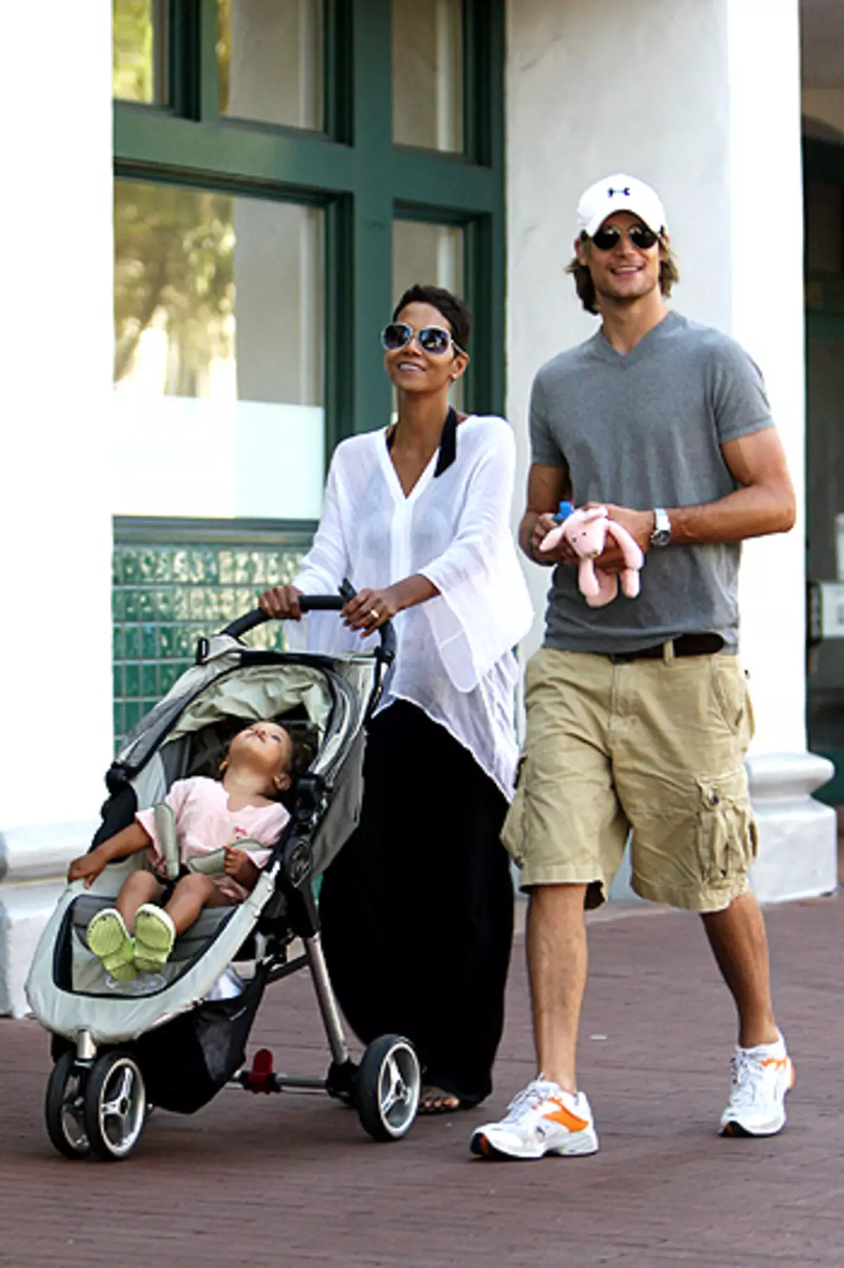 Halle Berry and Gabriel Obry: War for the daughter? 333543_4