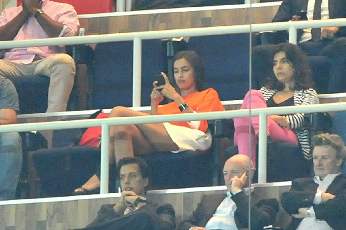 Irina Shayk sa Anniversary Match Cristiano Ronaldo.