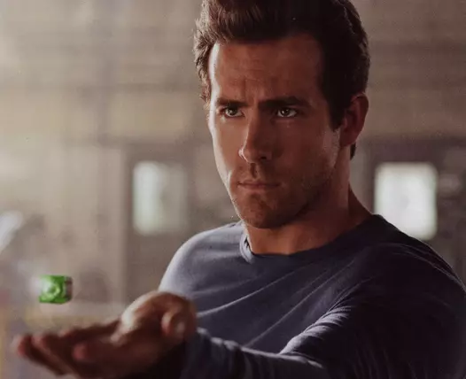 Green Lantern: Superhero Ryan Reynolds 335882_1