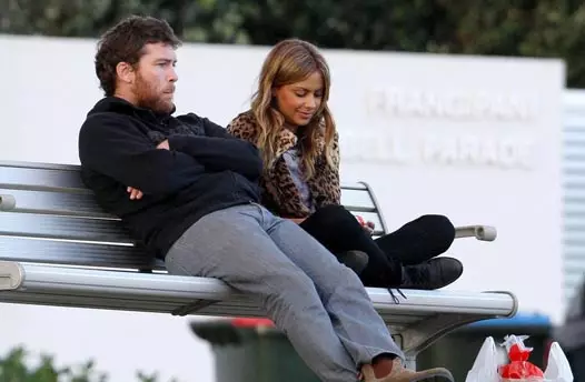 Parelles: Sam Worthington i Natalie Mark a Austràlia