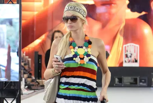 Celebrity Street Style: Paris Hilton ari kugadzirira anotyisa mu Africa