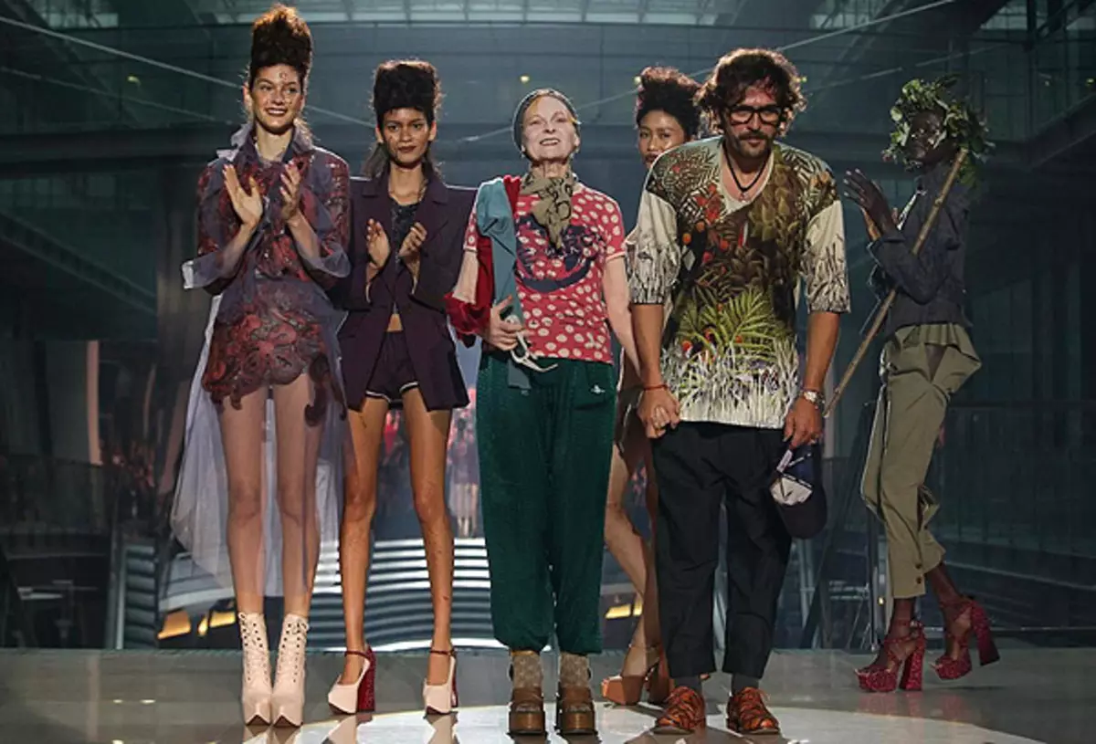 дэфіле Vivienne Westwood на тыдні моды ў Парыжы ss 2014 - фінал