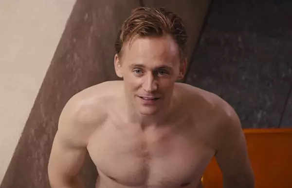 Naked Tom Hiddleston, Sienna Miller lan Stars liyane ing trailer