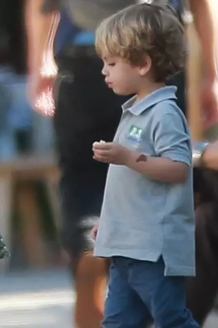 Hijo mila kunis y ashton kutcher dimitri