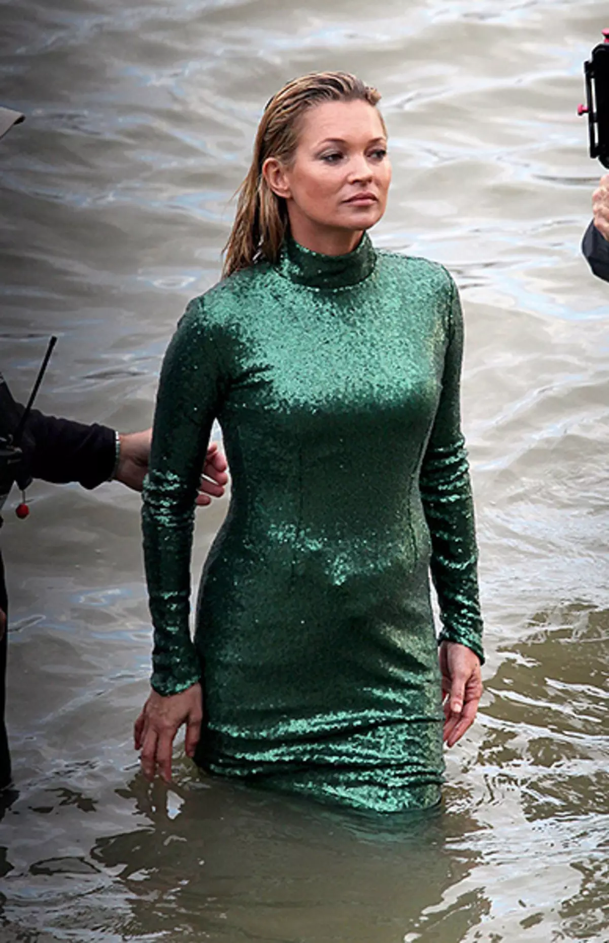 Kate Moss dəsti boyanma tamamilə inanılmazdır