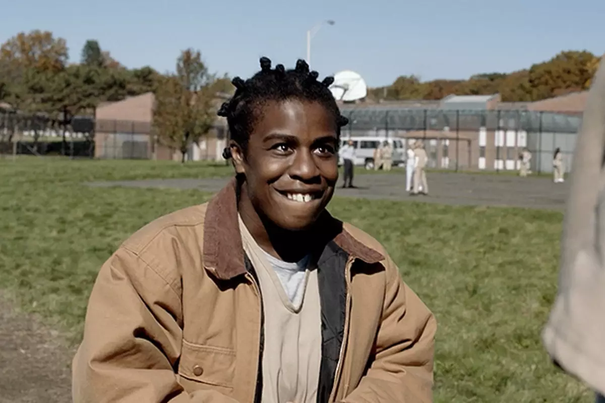 Uzo aduba en la serie