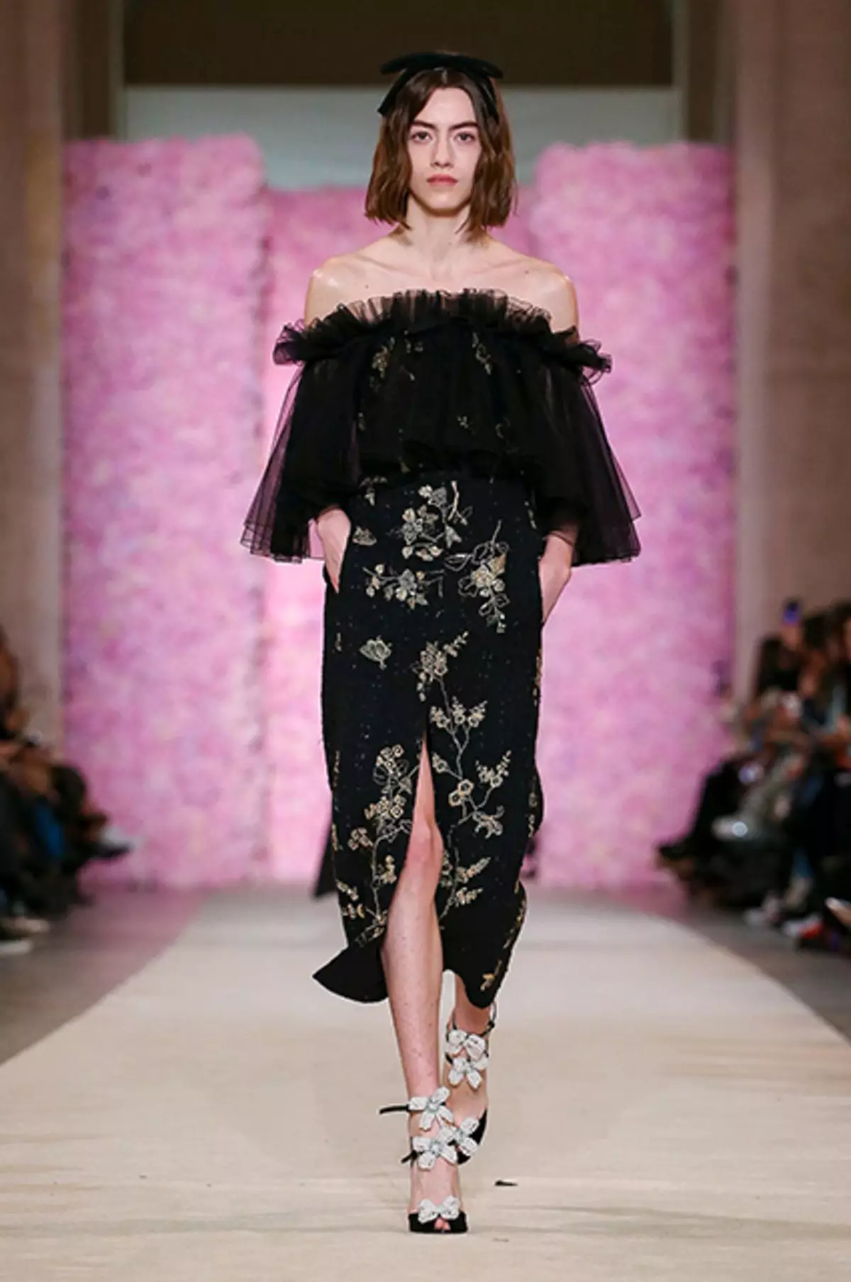 Ġimgħa tal-moda f'Pariġi: Elena Perminova, Sheilin Woodley u oħrajn fl-ispettaklu Giambattista Valli 35195_11