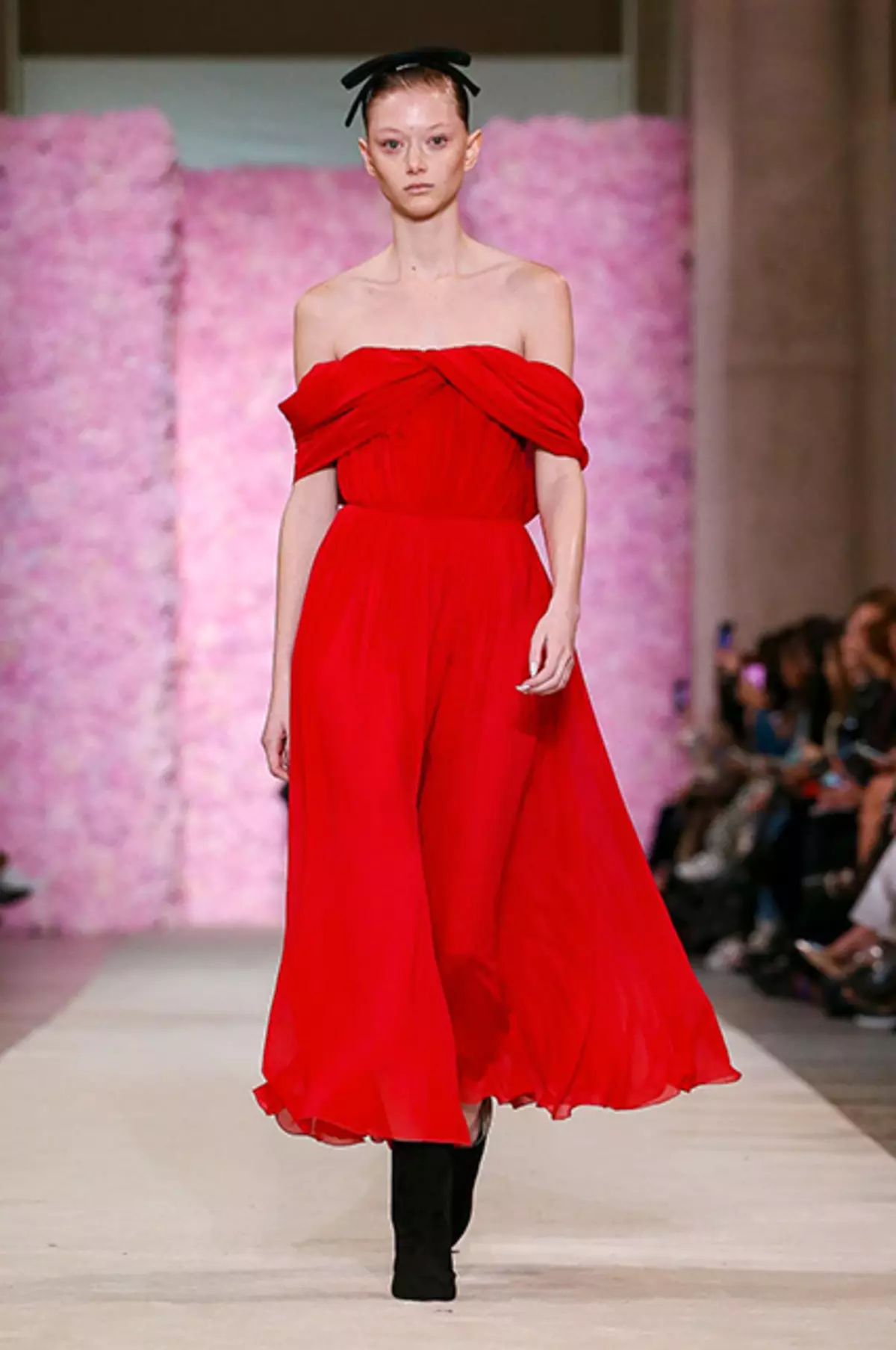 Icyumweru cy'imyambarire i Paris: Elena Perminova, Sheilin Woodley n'abandi kuri Erekana Giambattista Valli 35195_14