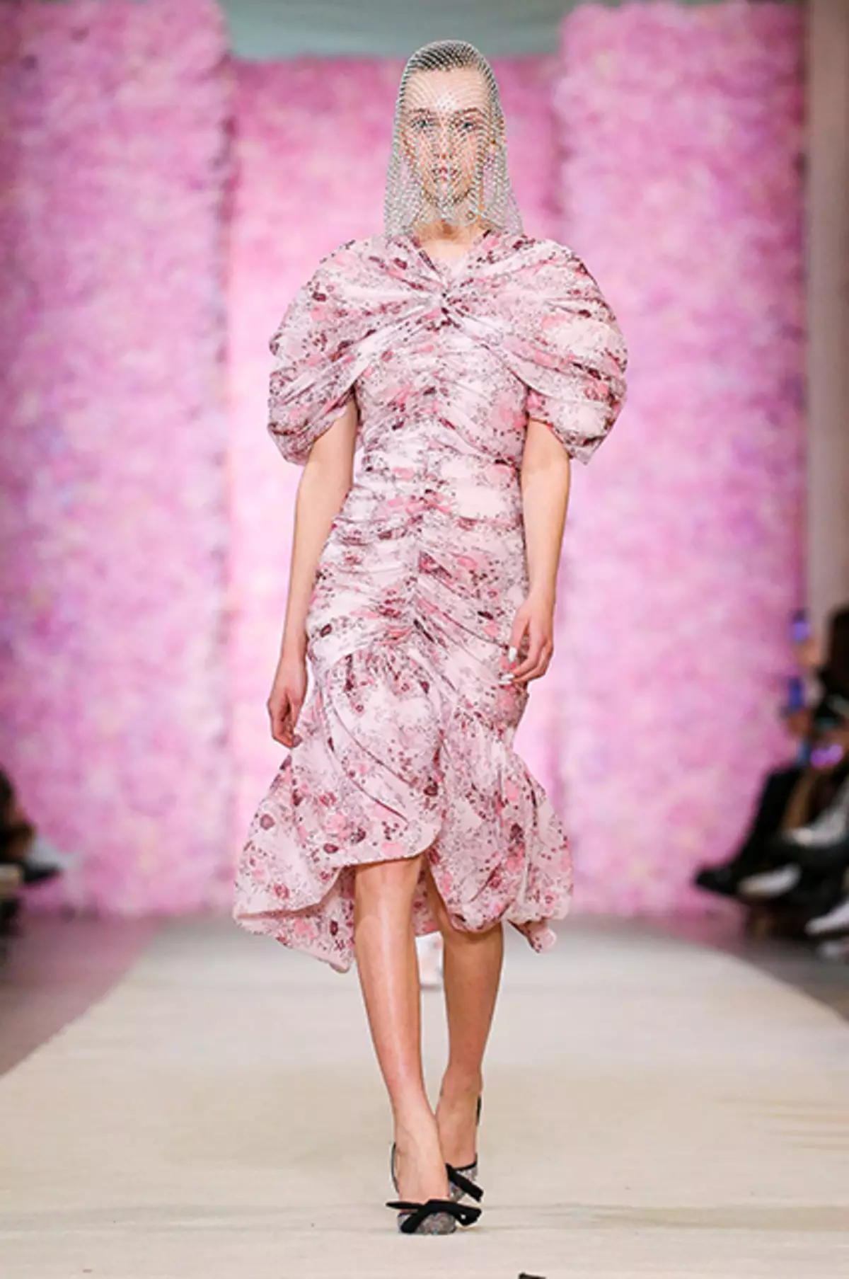 Java e modës në Paris: Elena Perminova, Sheilin Woodley dhe të tjerë në Show Giambattista Valli 35195_19