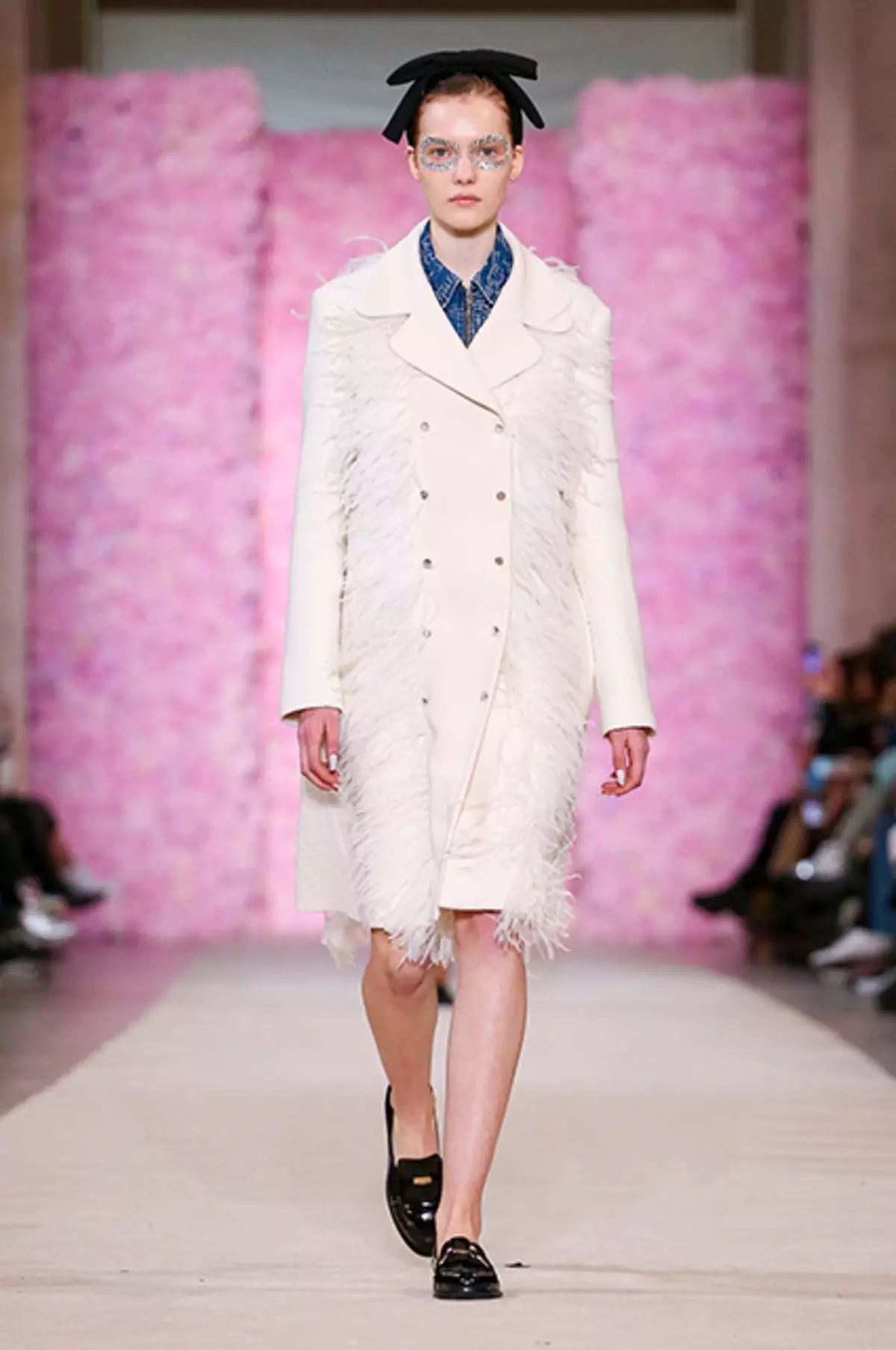 แฟชั่นสัปดาห์ในปารีส: Elena Perminova, Sheilin Woodley และอื่น ๆ ที่ The Show Giambattista Valli 35195_28