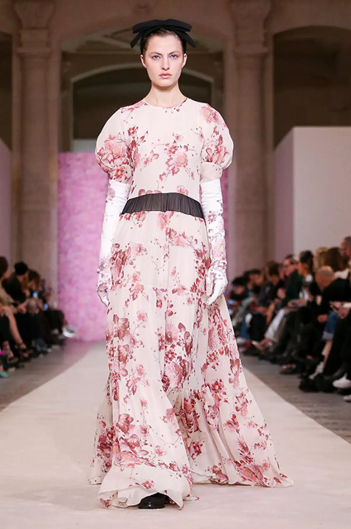 Icyumweru cy'imyambarire i Paris: Elena Perminova, Sheilin Woodley n'abandi kuri Erekana Giambattista Valli 35195_31