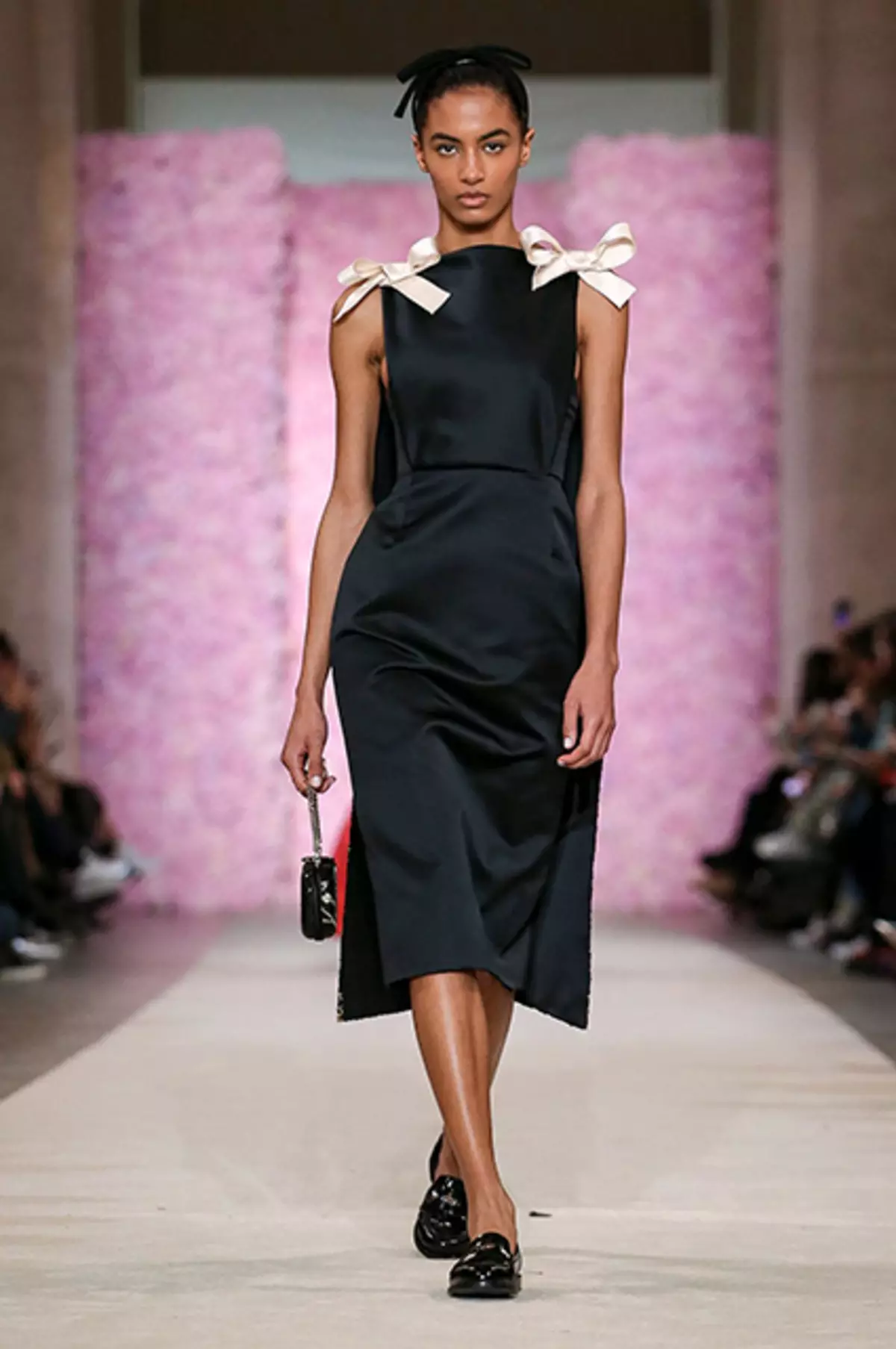 Icyumweru cy'imyambarire i Paris: Elena Perminova, Sheilin Woodley n'abandi kuri Erekana Giambattista Valli 35195_9