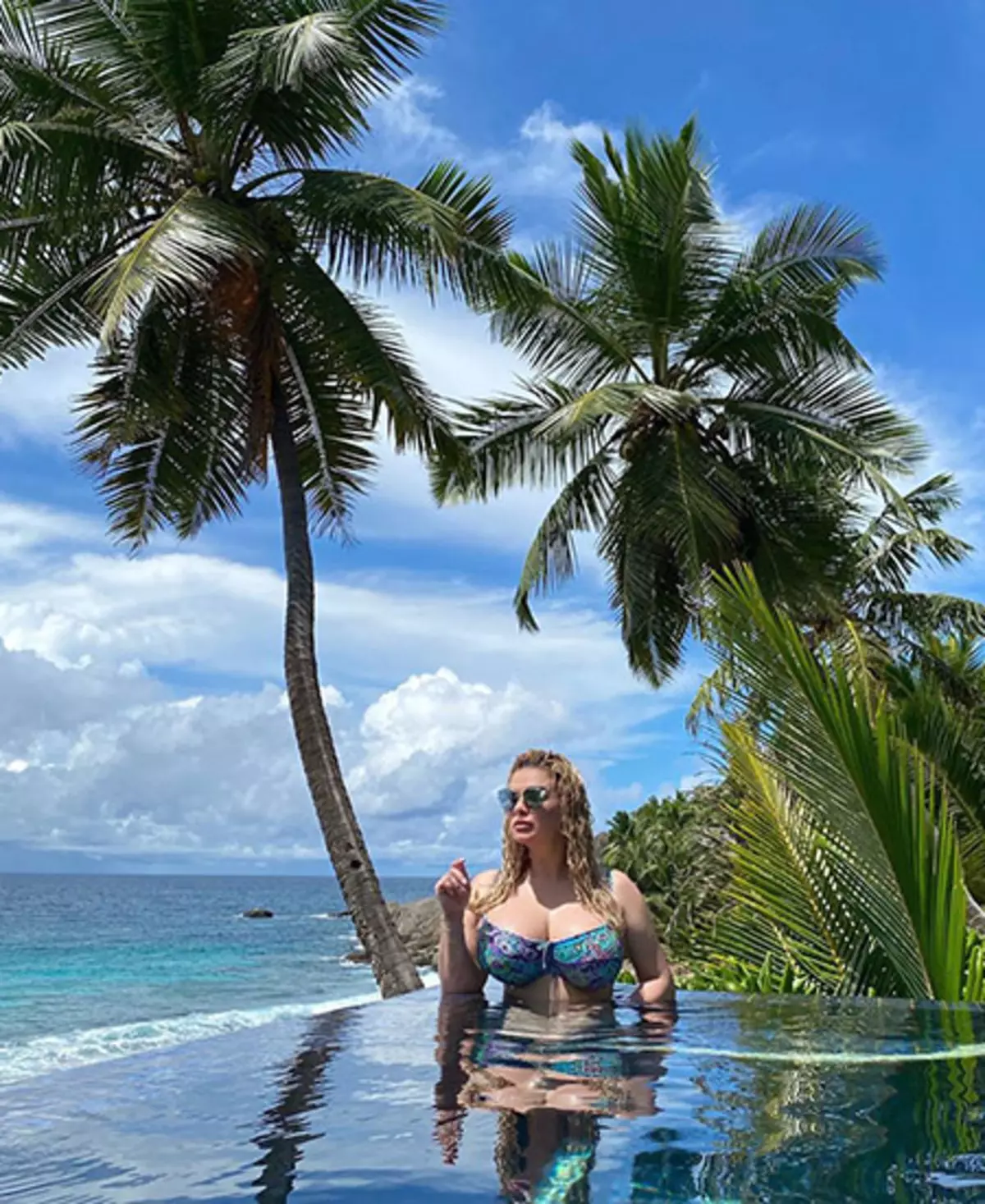 Si Anna Semenovich ay nakasalalay sa Seychelles: