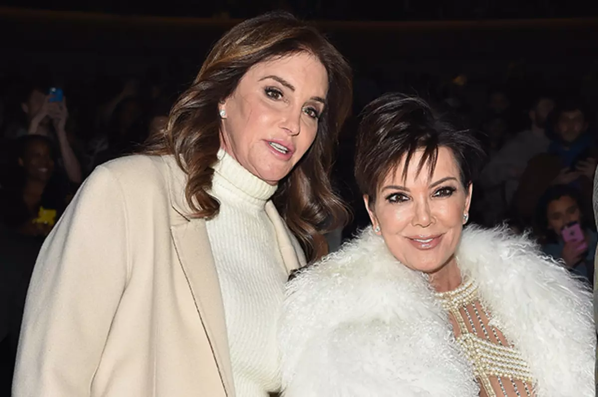 Kris Jenner Tranzenteriň geçelgesine-de, maşgalasynyň geçelgesine-de, maşgalasynyň reaksiýasy barada "Harjak" diýip reaksiýa bildirdi