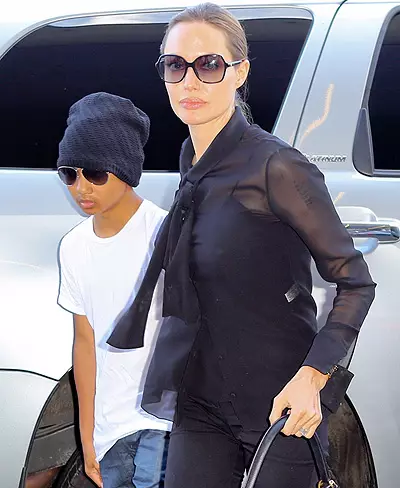 Angelina Jolie con fillo Maddox