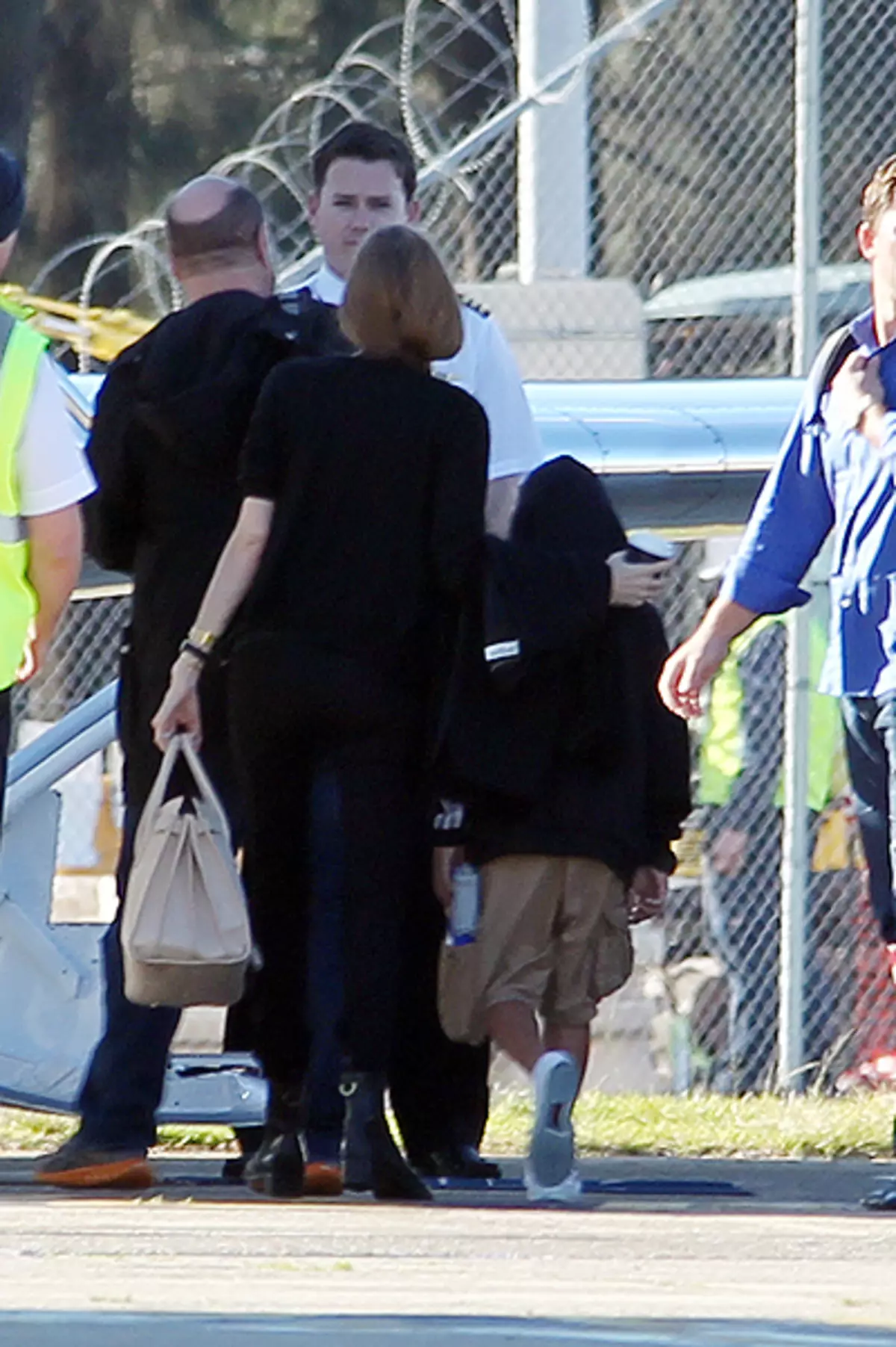 Angelina Jolie mit seinem Sohn Pax verlassen Sydney