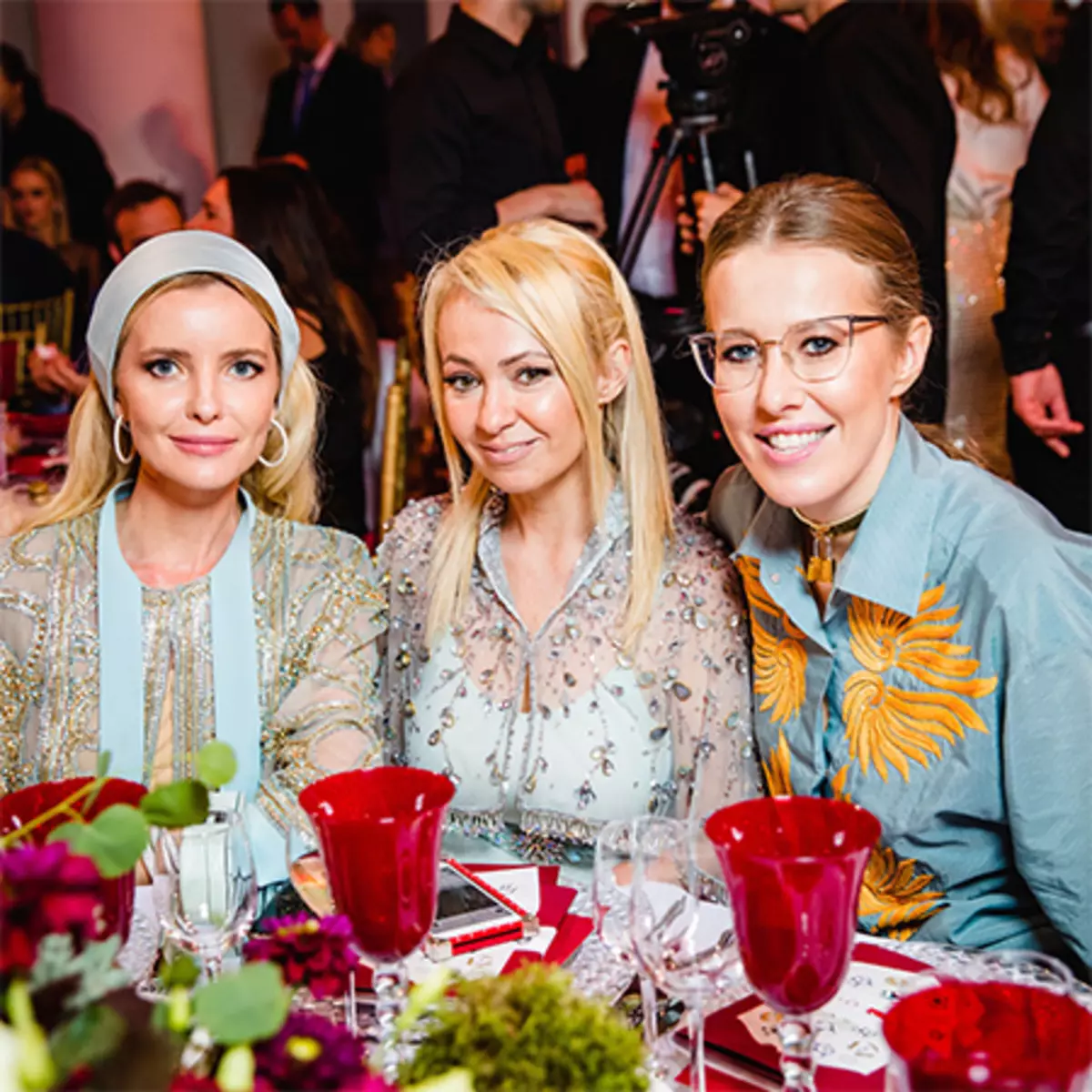 Ilona Jadi, Yana Rudkovskaya dan Ksenia Sobchak