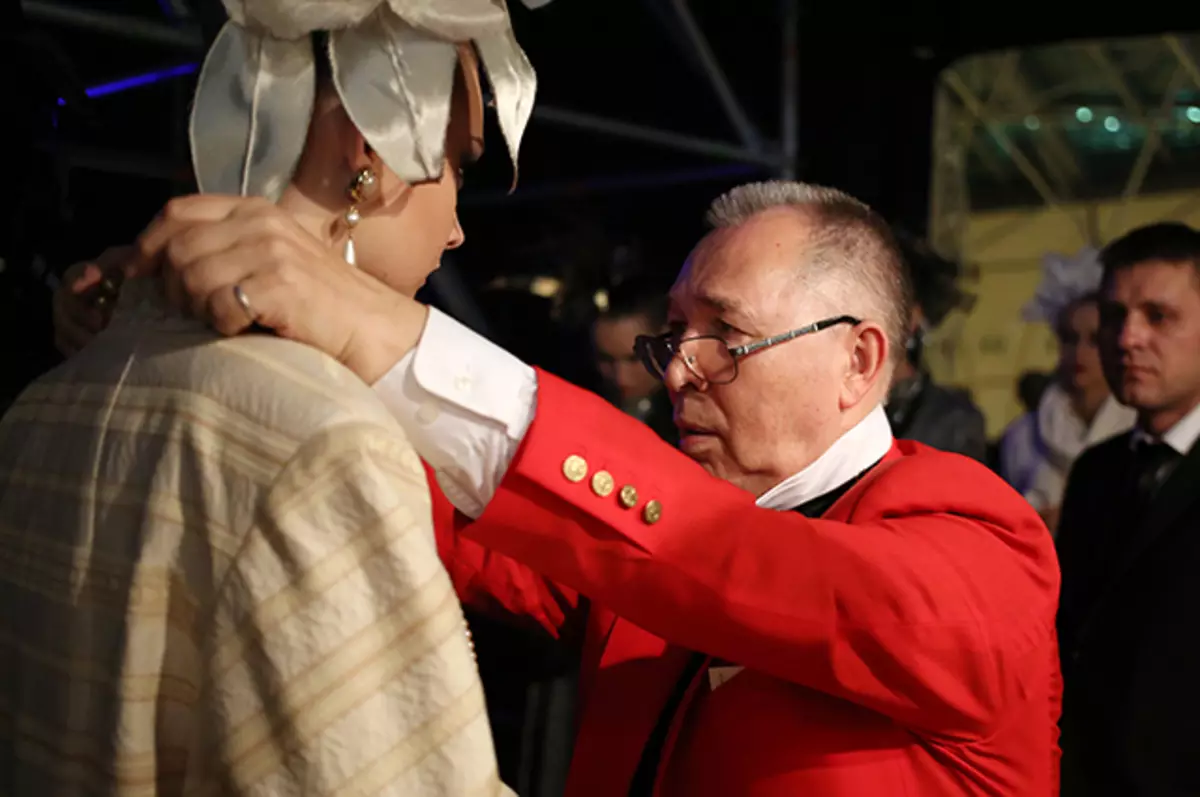 Vyacheslav Zaitsev avec un modèle