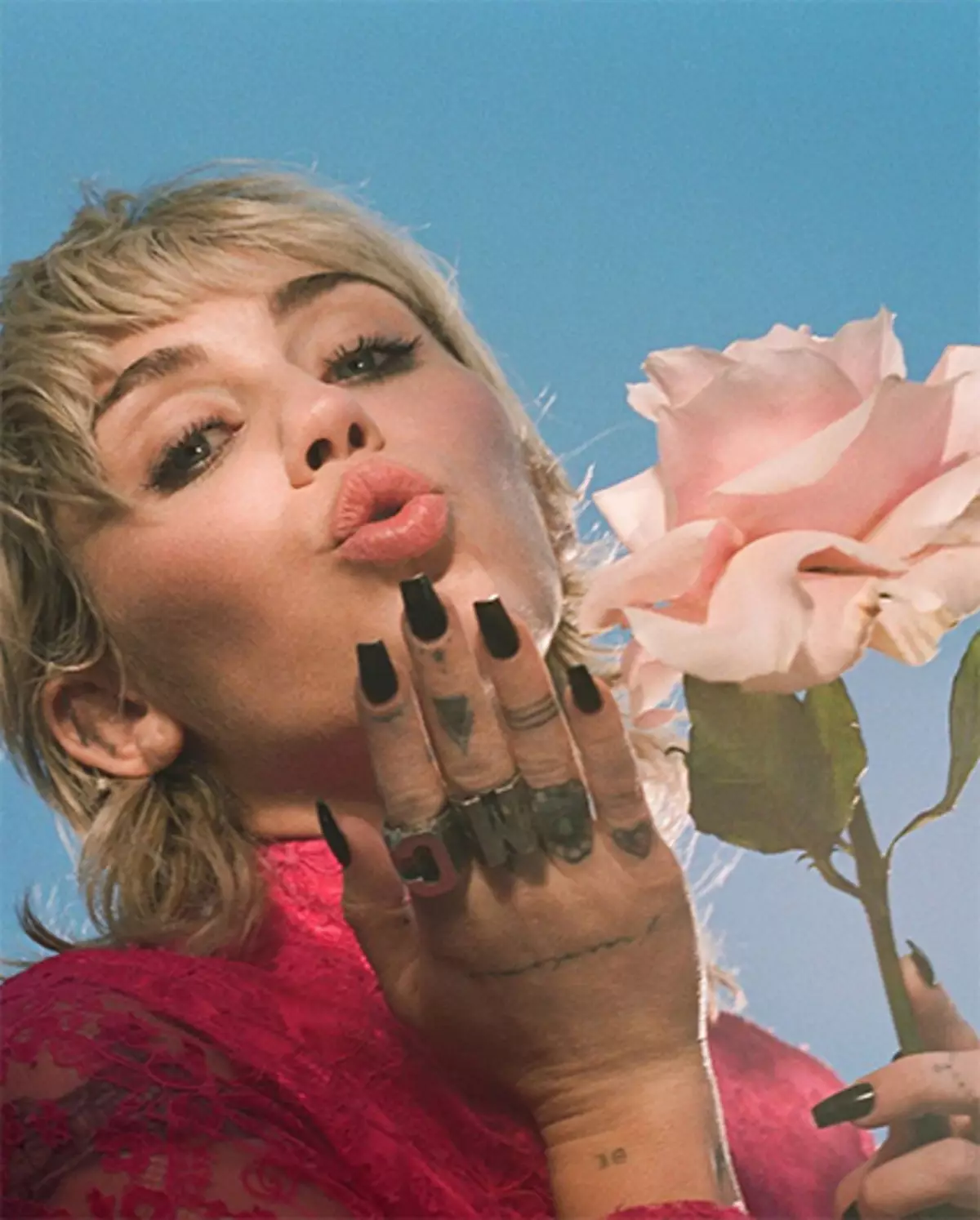 Digest à la mode: de la nouvelle campagne avec Miley Cyrus à la règle sportive de Miroslav Duma 448_3