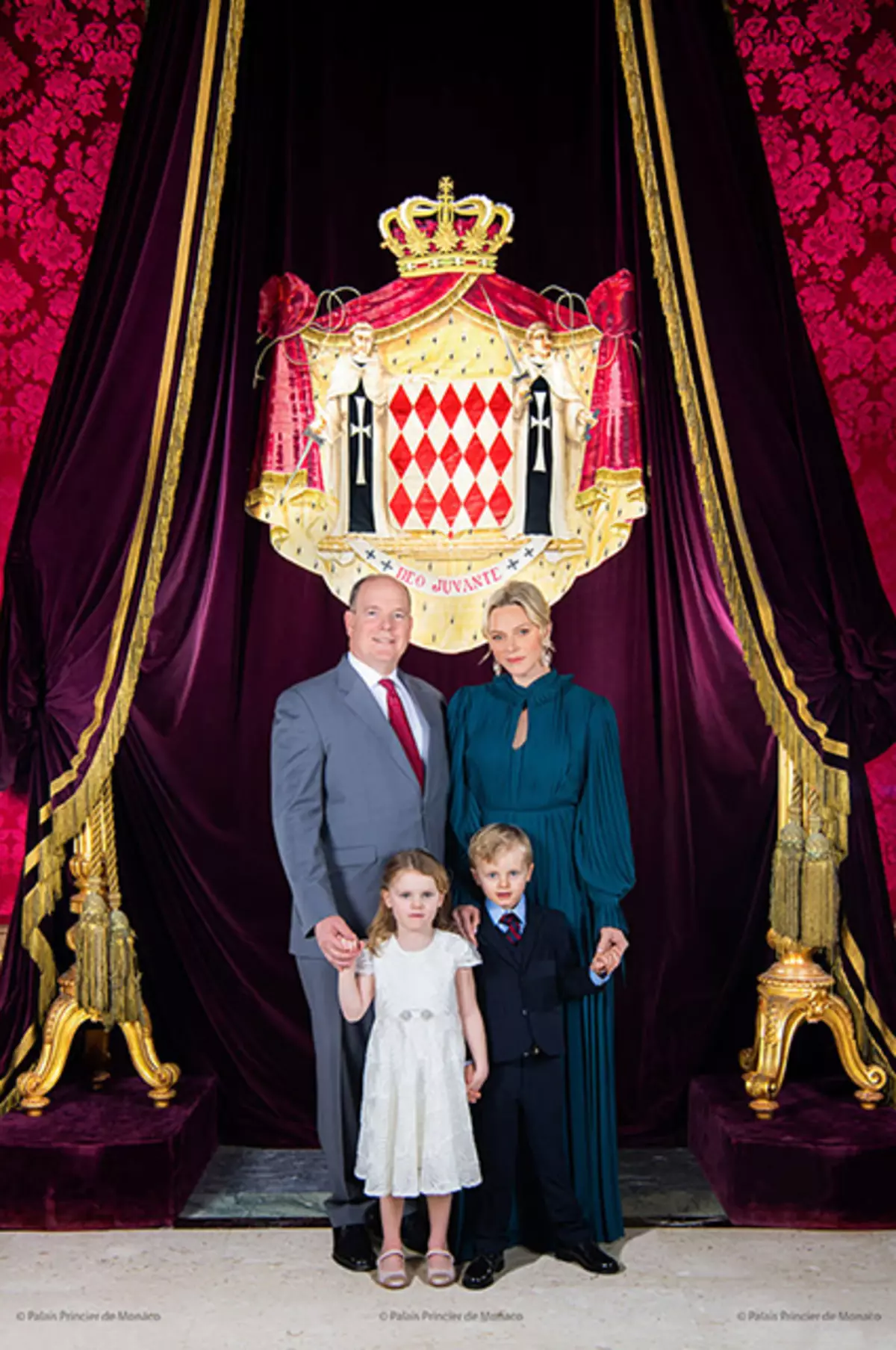 Príncipe Alber II e Princesa Charlin con filla Gabriella e Son Jacques