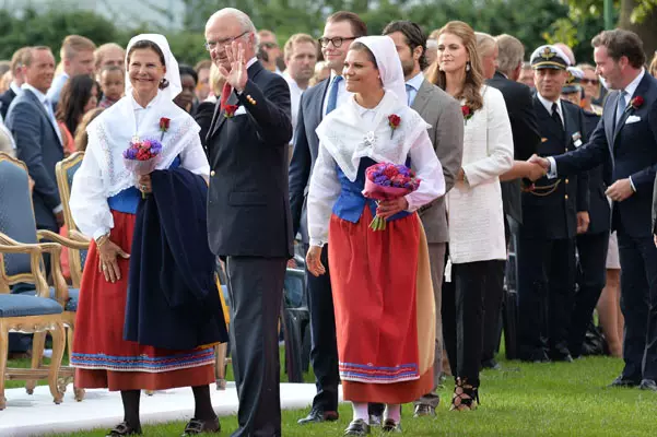 Ruotsin kuninkaallinen perhe, joka juhlitaan Kronprinsin syntymäpäivästä Victoria