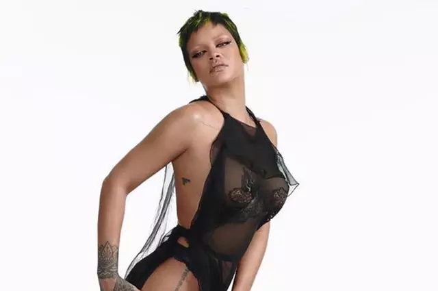 Rihanna fi libsa trasluċidi starred għall Vogue Taljan. Image Hija ħarġet lilha nfisha