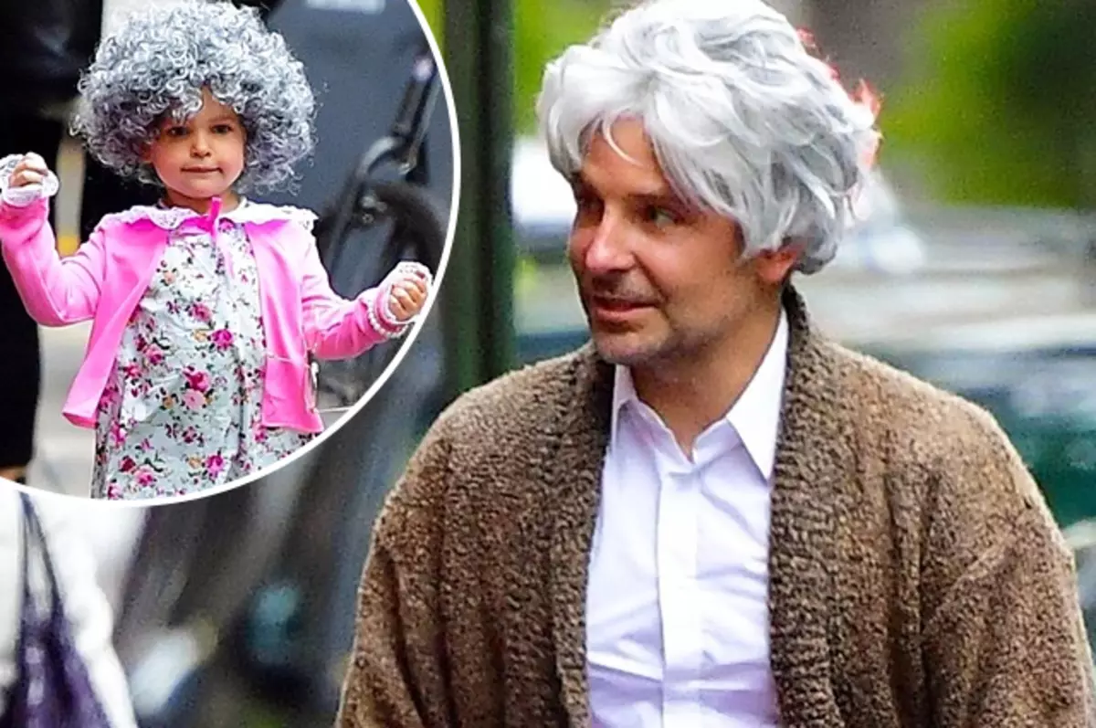 Bradley Cooper en hulle met Irina Shayk dogter Leia het klere verander in die ou vroue ter ere van Halloween