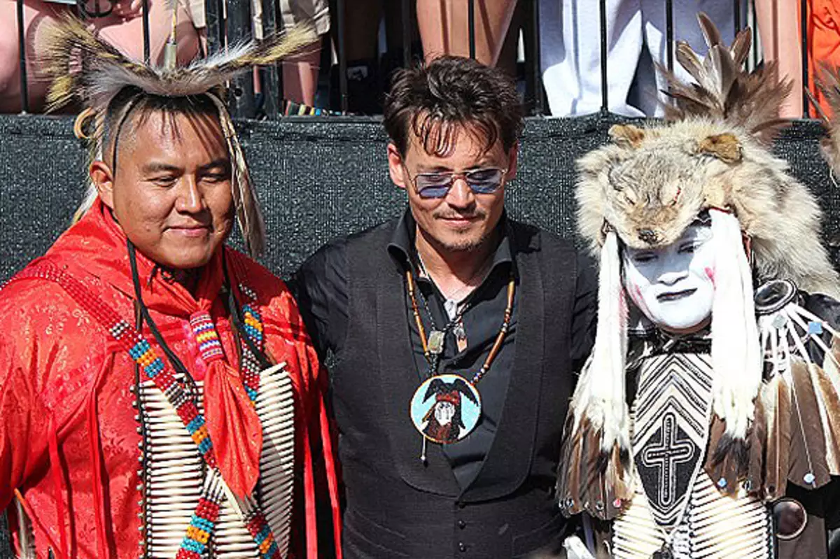 Johnny Depp Yatunguwe Abateze amatwi 