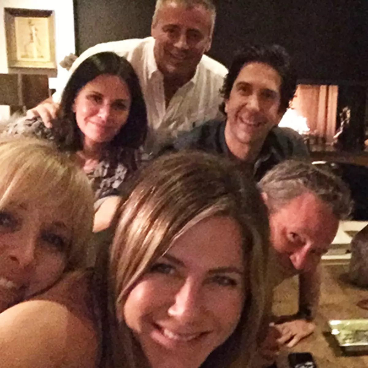 Jennifer Aniston, Lisa Kudrou, Cox Cox, Matt Leblan, David Schwimmer agus Matthew Perry